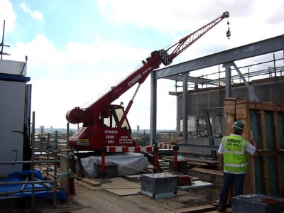 Starlifter Cranes | Mini Crawler Crane Hire | Sparrow Crane Hire