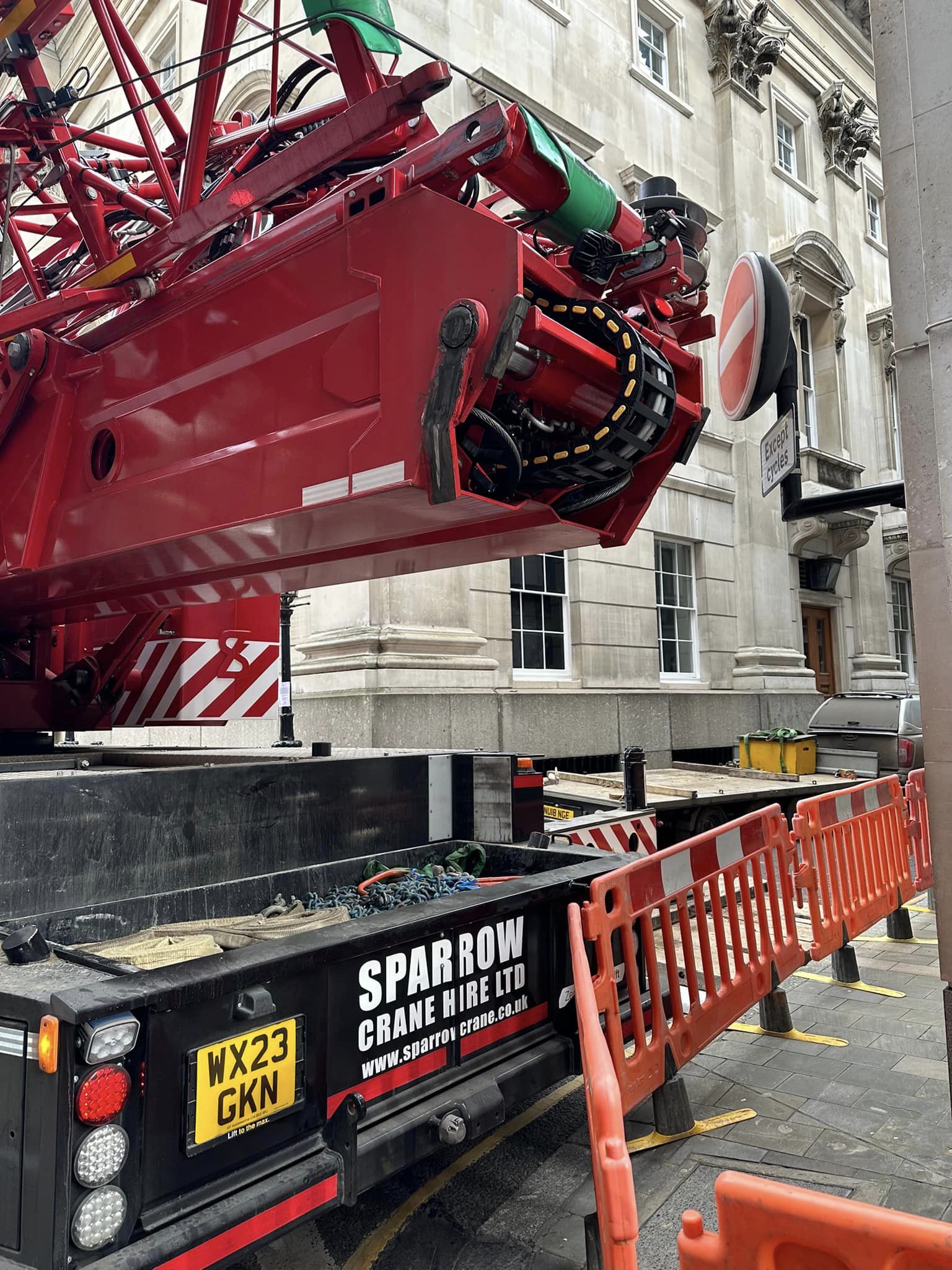 The World's Largest Self-Erecting Tower Crane In Central London ...