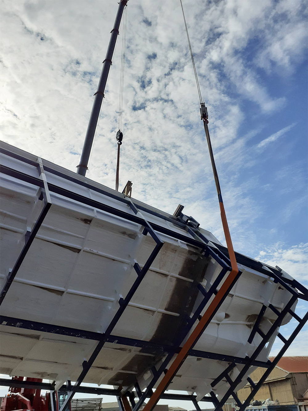 Complex 4 Crane Rotating Lift of a Hull Tool For a Super Yacht in the ...