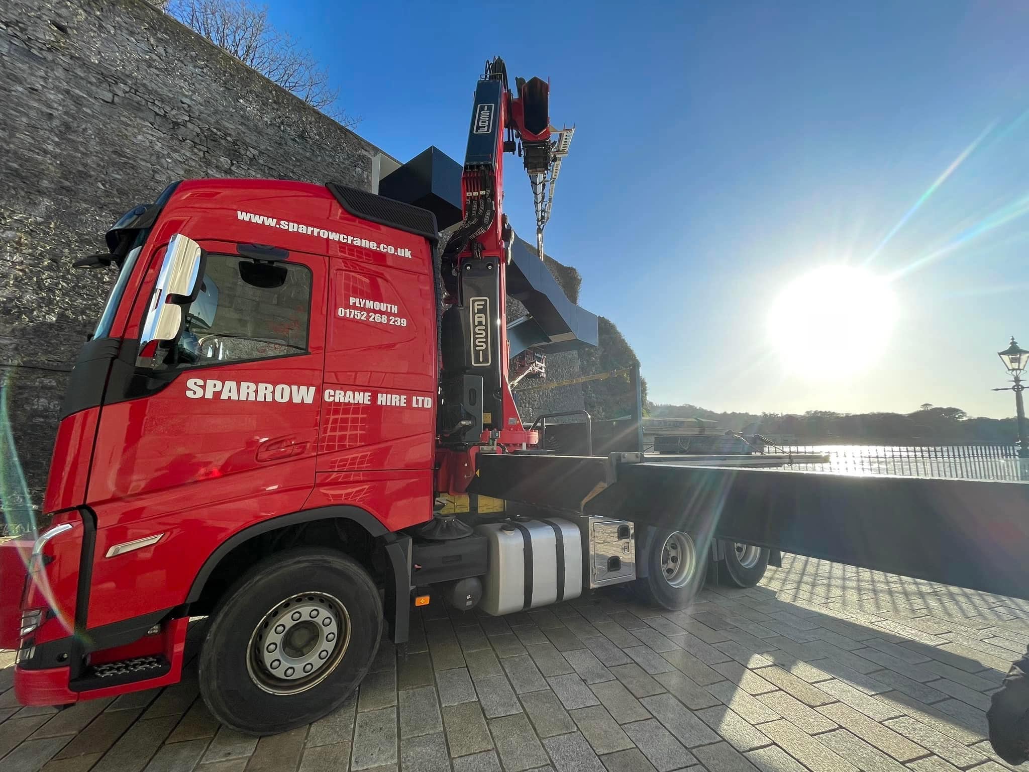 Sparrow's Hiab Volvo FH540 with a FASSI 710 installing the Devil's ...
