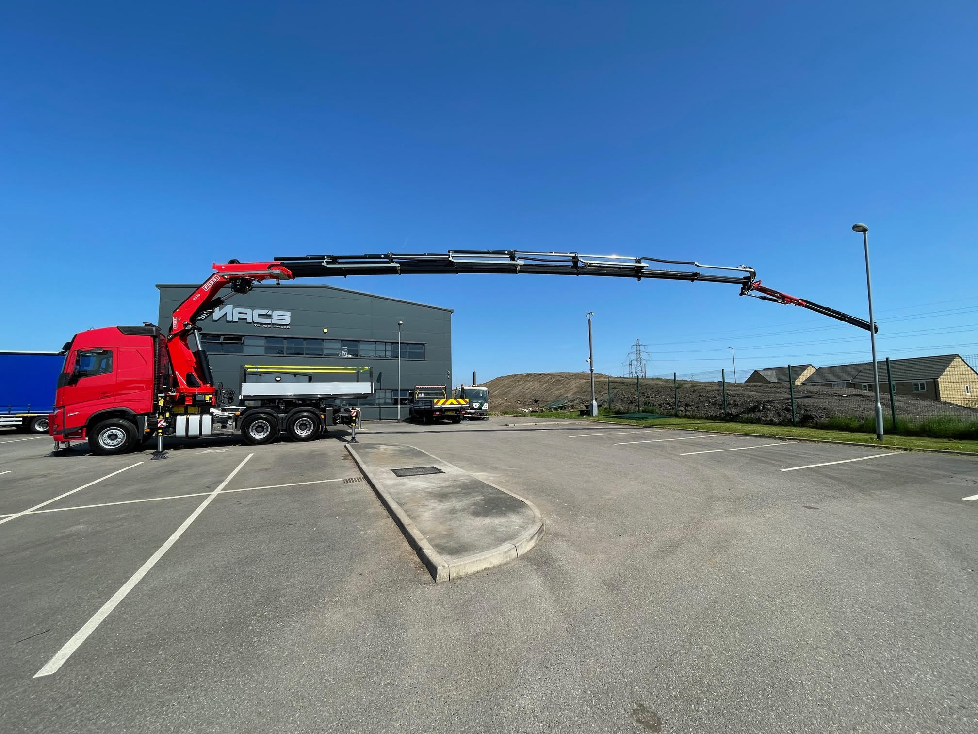The Versatility of the Fassi F710 Lorry Loader Hiab | Sparrow Crane Hire