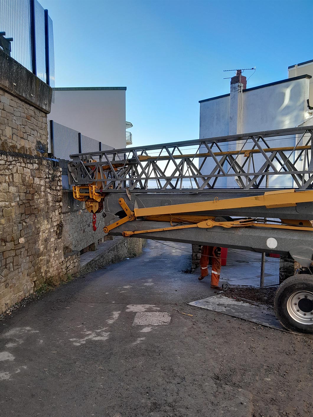 Tight access, No issue | Sparrow Crane Hire