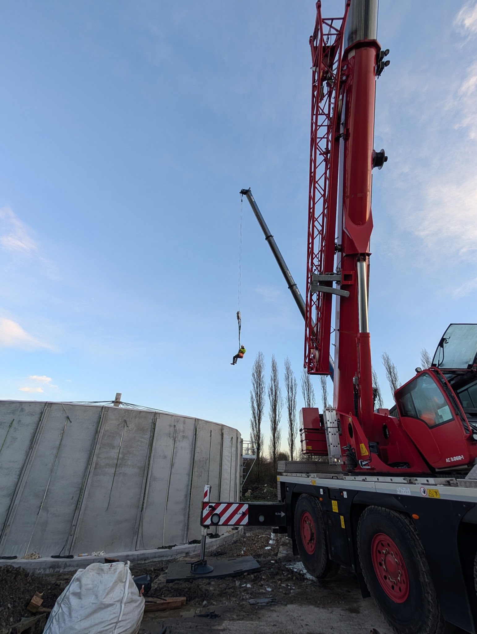 Two cranes complete biogas tank fibre roof lift in Bristol | Sparrow ...