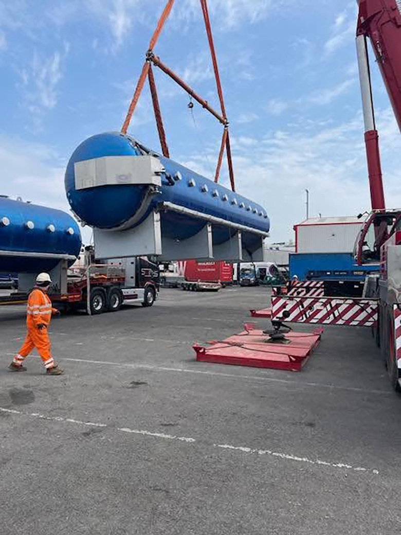 LTM1300-6.3 Handles 29-Tonne Reactor Tanks at Portbury Docks | Sparrow ...